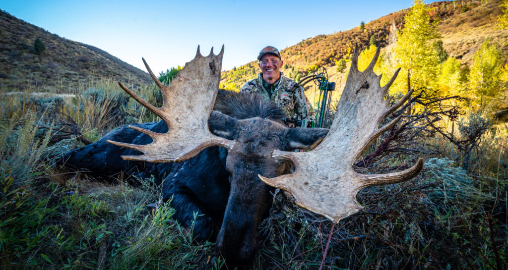 SLIPPING IN CLOSE ON A GIANT SHIRAS - Nock On Archery
